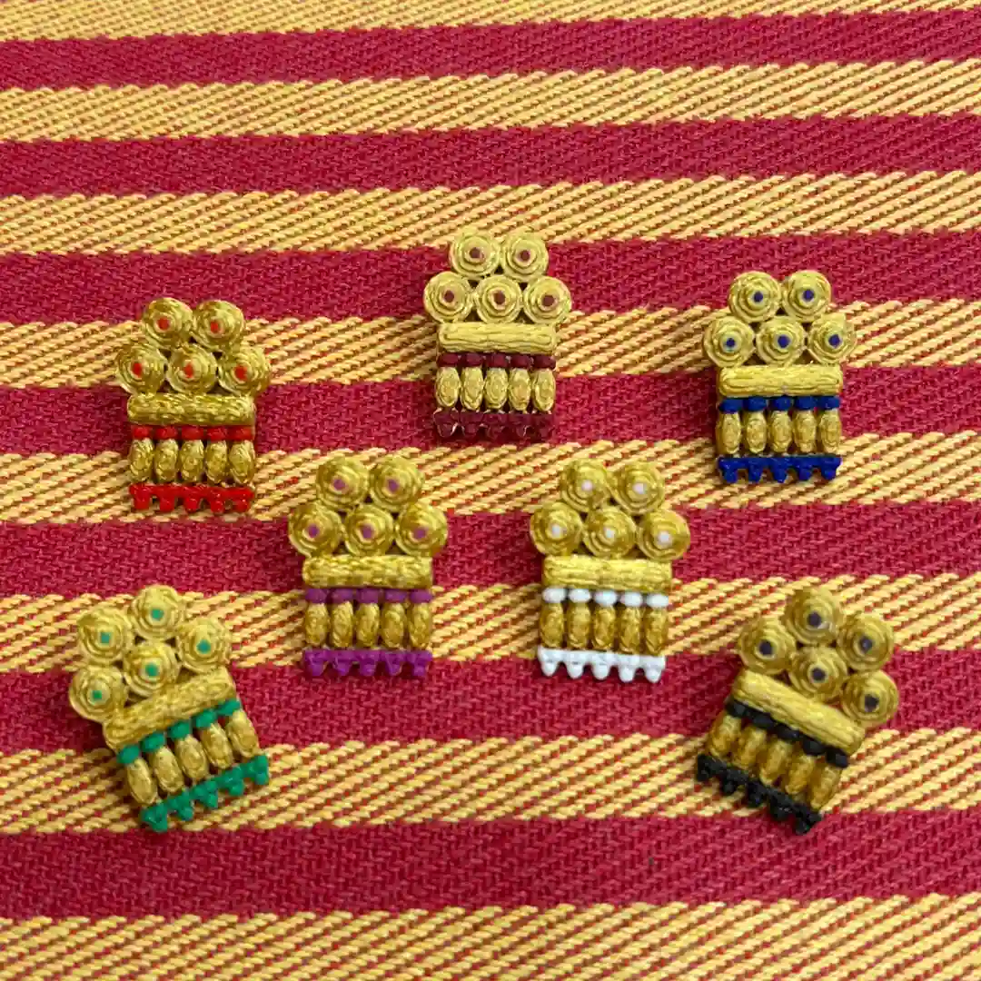 Pin Alamares en varios colores - Concha Vega